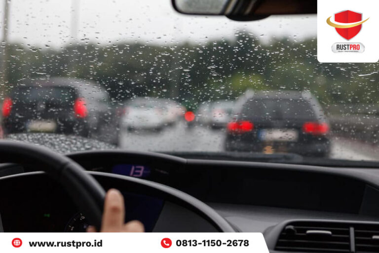 Kaca Mobil Buram Saat Hujan? Ini 5 Cara Mengatasinya - Rustpro.id
