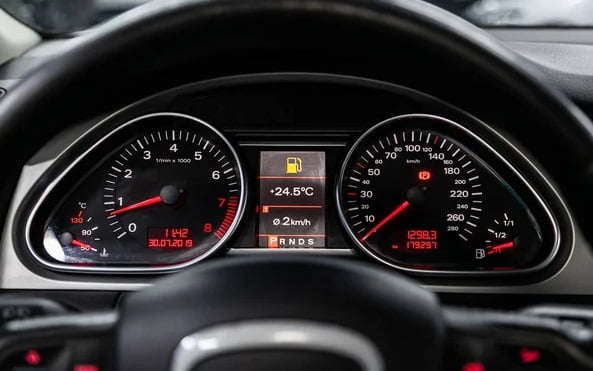 5 Penyakit Mobil Bekas Kilometer Tinggi, Bisa Service Mulu?