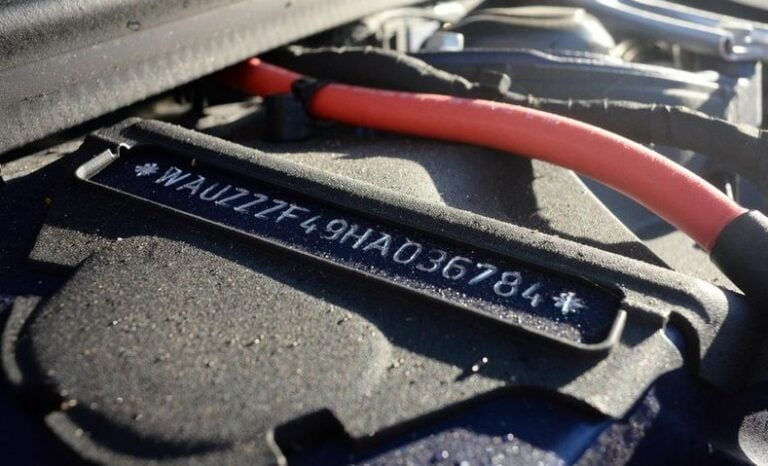 5 Cek Nomor Mesin Mobil Secara Manual, Ternyata Mudah - Rustpro.id