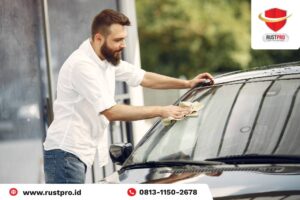Begini Cara Membersihkan Kaca Mobil yang Benar, Jangan Salah! - Rustpro.id