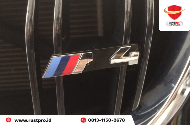 Lepas? Ini Cara Lem Emblem Mobil yang Kuat - Rustpro.id